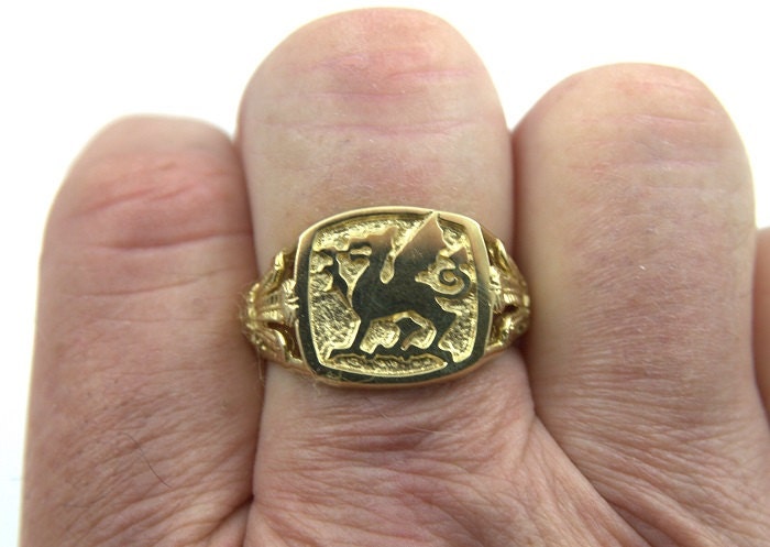 Signet Ring Yellow Gold Welsh Dragon and Prince of Wales | Etsy UK