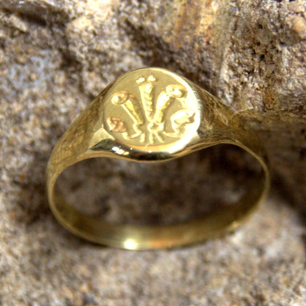 Signet Ring Gold Prince of Wales Feathers - Etsy