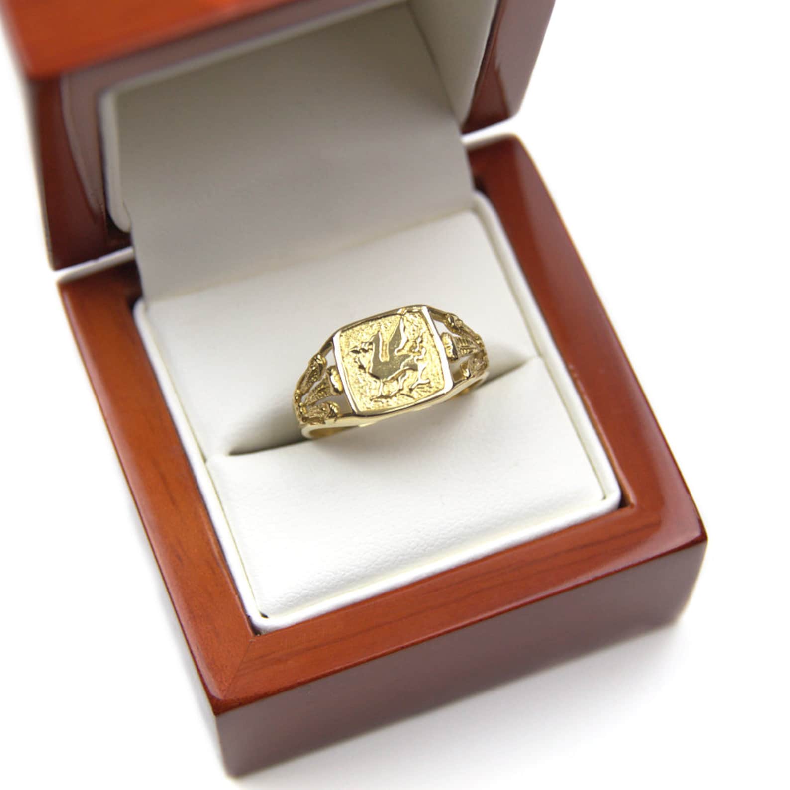 Signet Ring Gold Welsh Dragon and Prince of Wales - Etsy UK