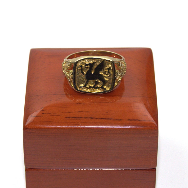Signet Ring Yellow Gold Welsh Dragon and Prince of Wales - Etsy UK