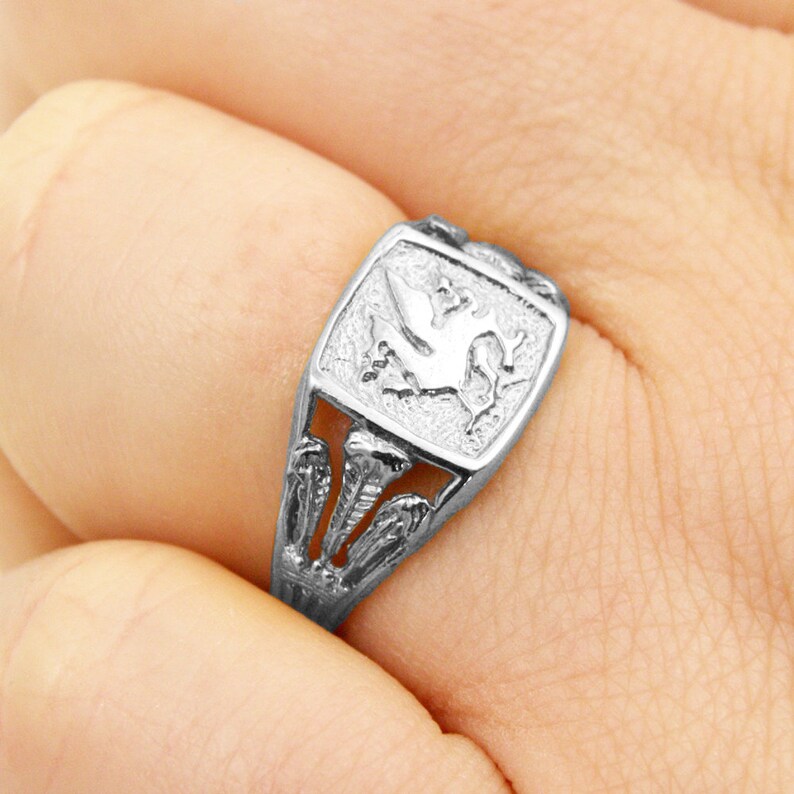 Signet Ring Gold Welsh Dragon and Prince of Wales - Etsy