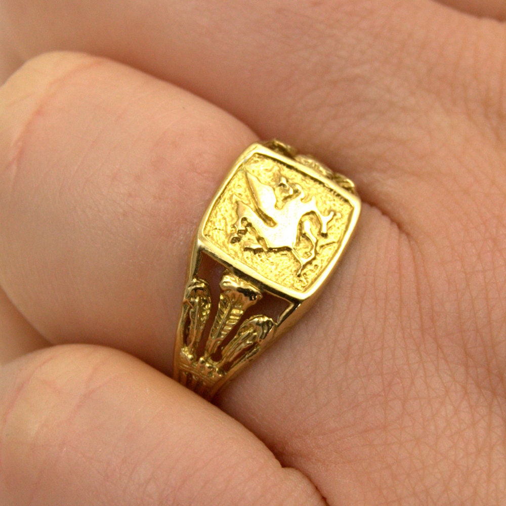 Signet Ring Gold Welsh Dragon and Prince of Wales - Etsy UK