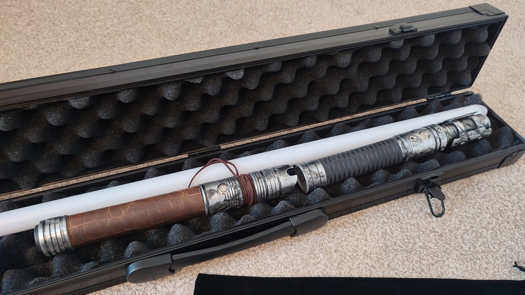 Star Wars Lightsaber Hard Carry Storage Case With Dual-locking ...