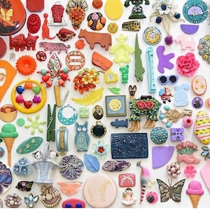 1lb Box of Vintage Jewelry Supply Kitsch (beads & Trinkets) Mystery ...