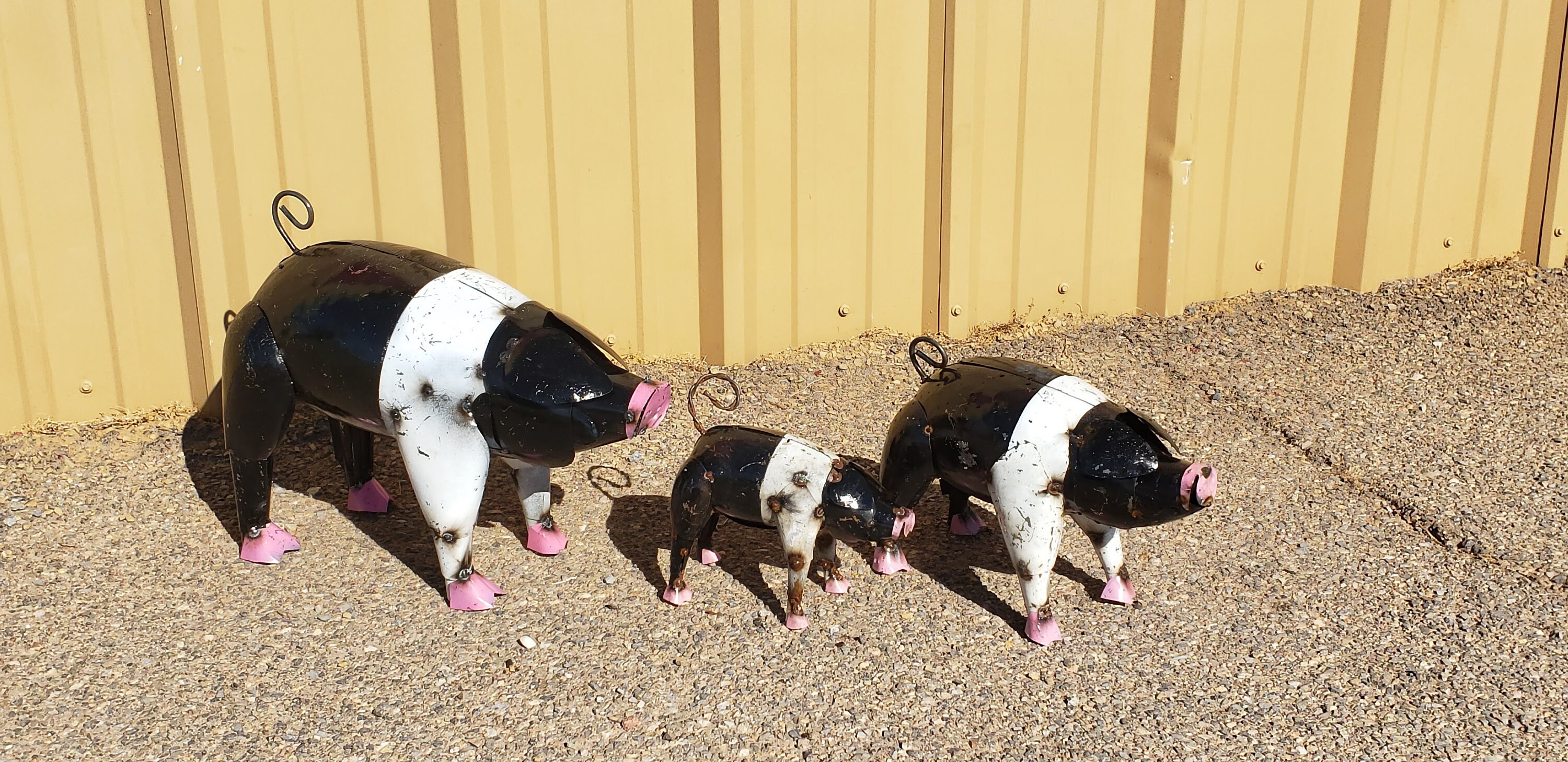 Pink Metal Pigs.metal Pink Pigs.metal Farm Animals.metal - Etsy Canada