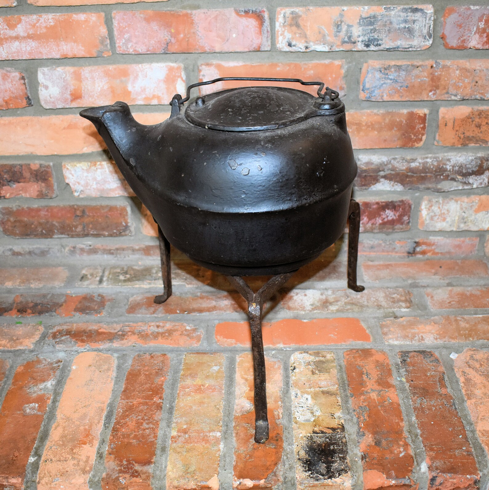 Estate Cast Iron Kettle on Stand Vintage 8 Pot Tripod Base | Etsy