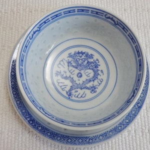 Chinese Dragon Rice Pattern Jingdezhen 4 Plates 4 Bowls and 4 Spoons ...