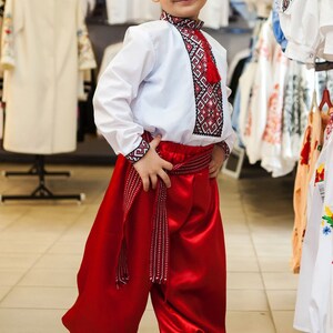 Traditional Embroidered Ukrainian Costume (shirt+belt), Vishyvanka for ...