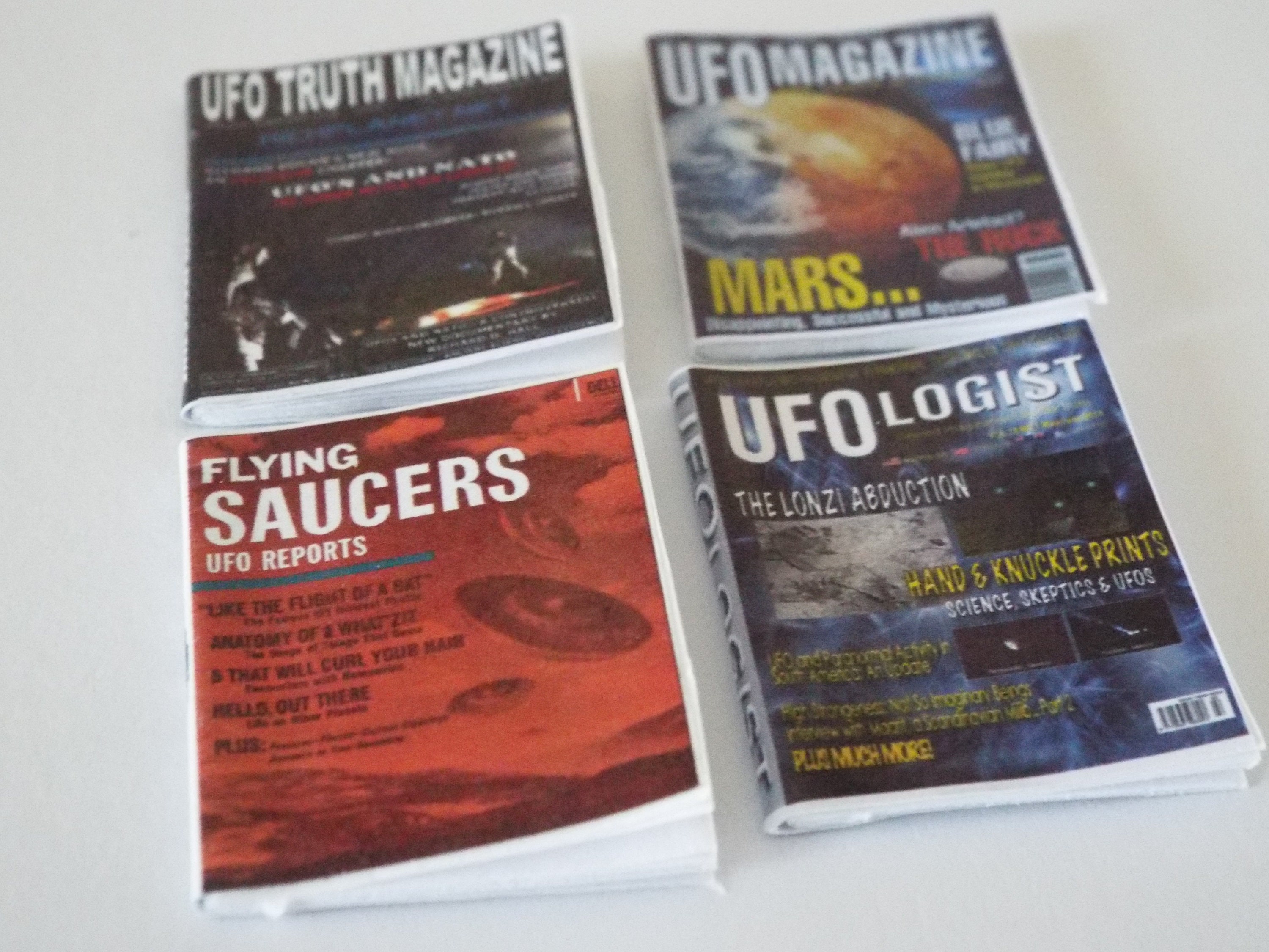 4 Miniature 'UFO & ALIEN ' OPENING Magazines - Etsy