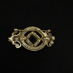 Skull on Gold Plated Gothic Brooch//gold Skull Victorian Style Brooch ...