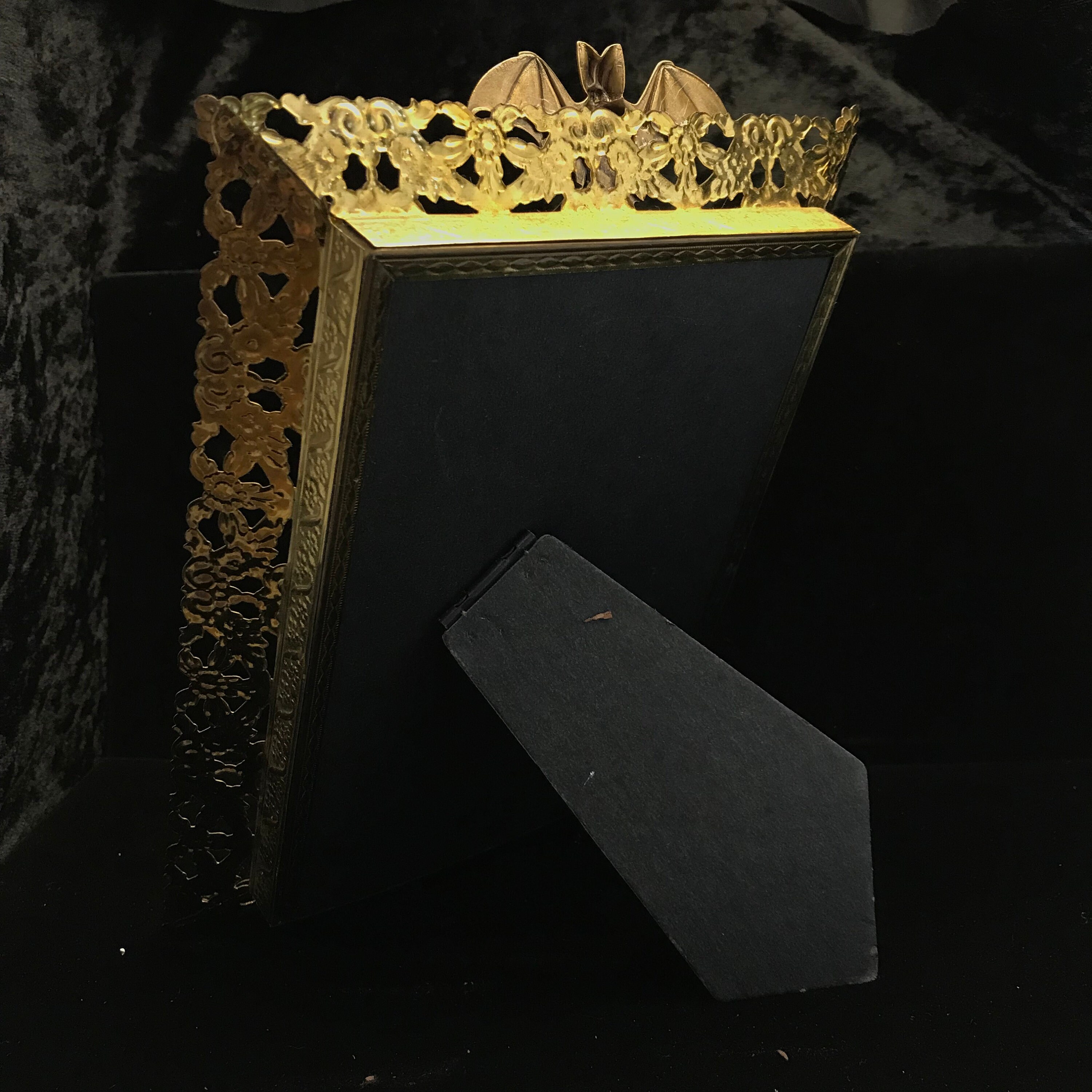 Small Bat Frame//gothic Bat Frame//gothic Picture - Etsy