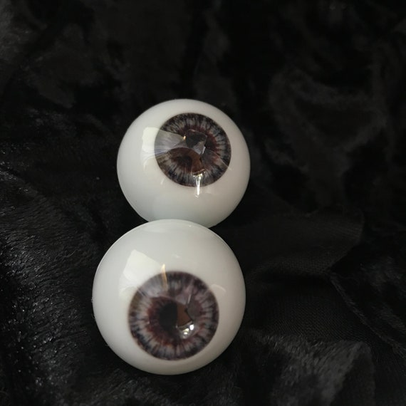 Yeux Gris Naturels