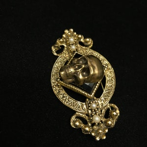 Skull on Gold Plated Gothic Brooch//gold Skull Victorian Style Brooch ...