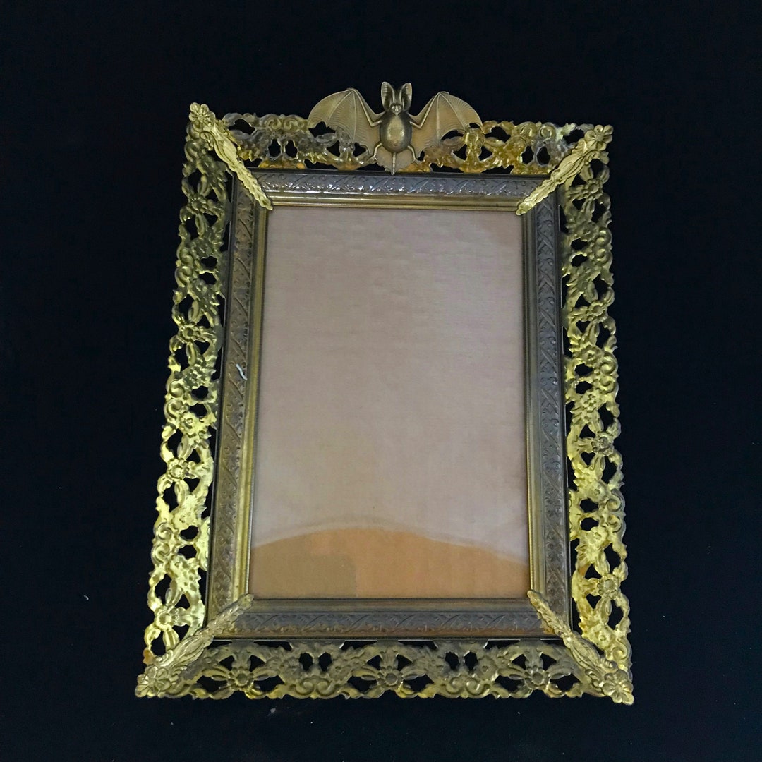 Small Bat Frame//gothic Bat Frame//gothic Picture Frame//victorian ...