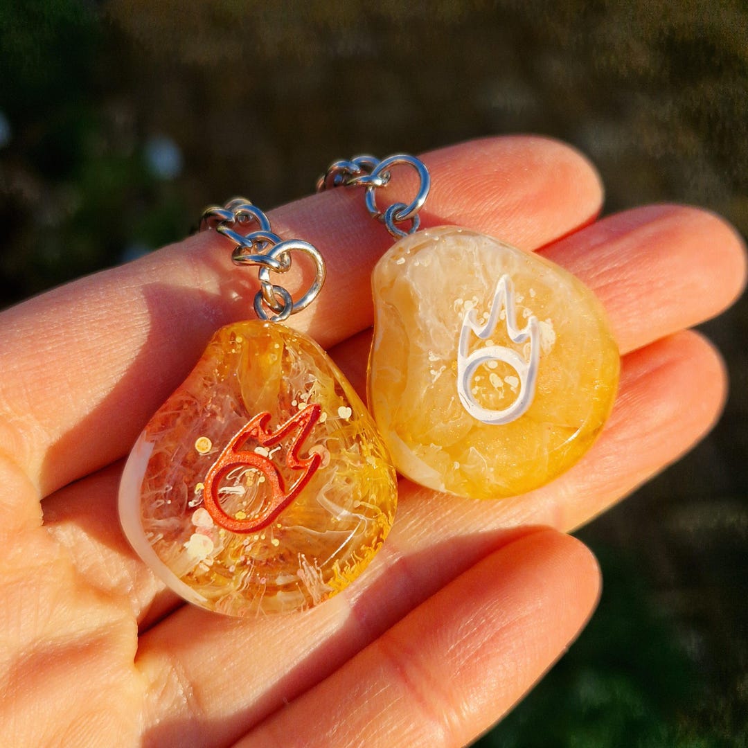 FFXIV Black Mage Job Stone Keychains, Handmade Resin Warrior of Light ...