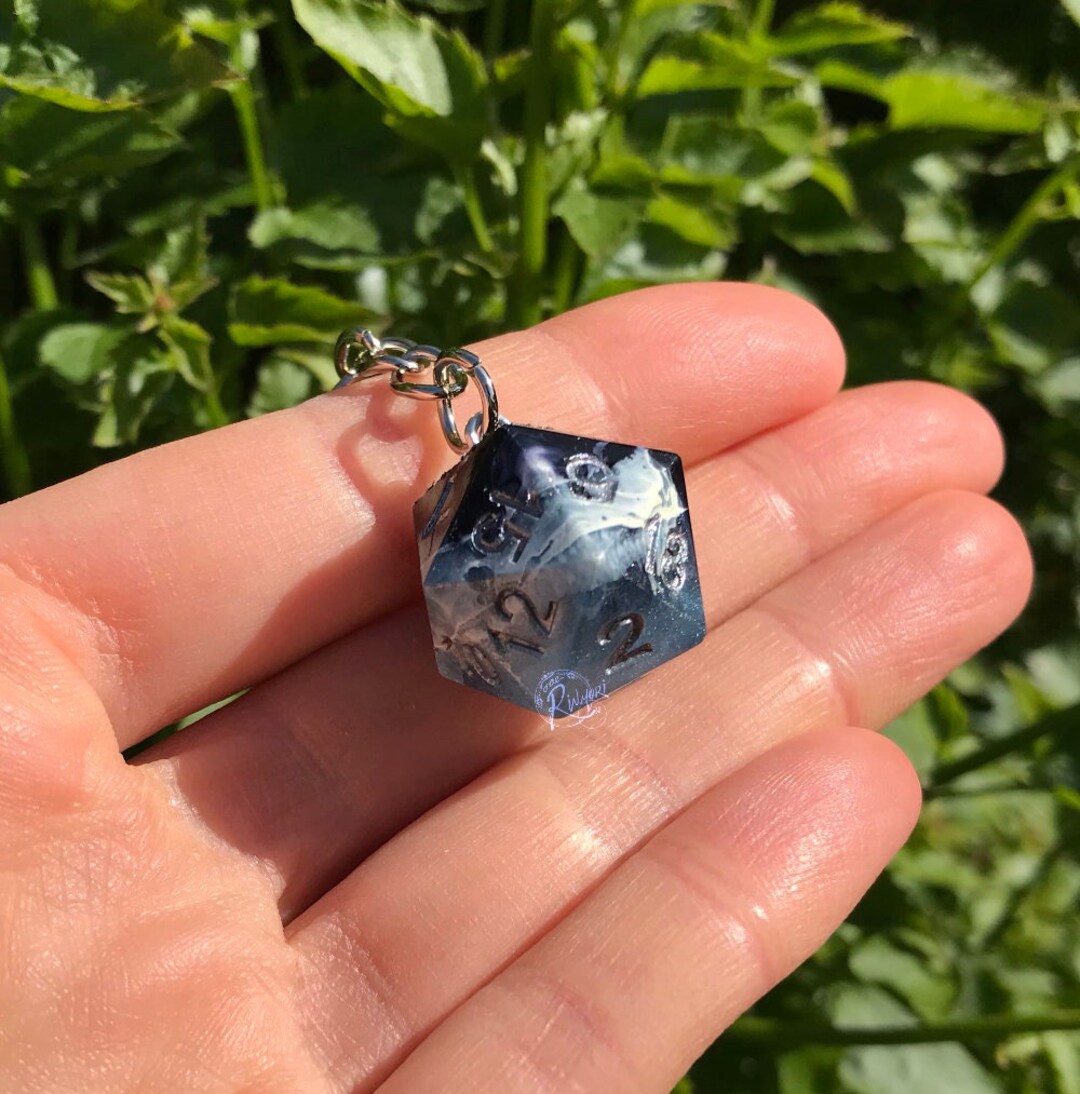 Handmade D20 Keychain | Resin Dungeons and Dragons | Unique Tabletop ...