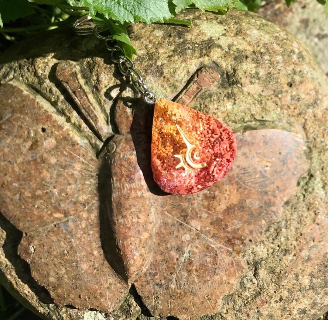 FFXIV Red Mage Job Stone Keychain | Handmade Resin Warrior of Light ...