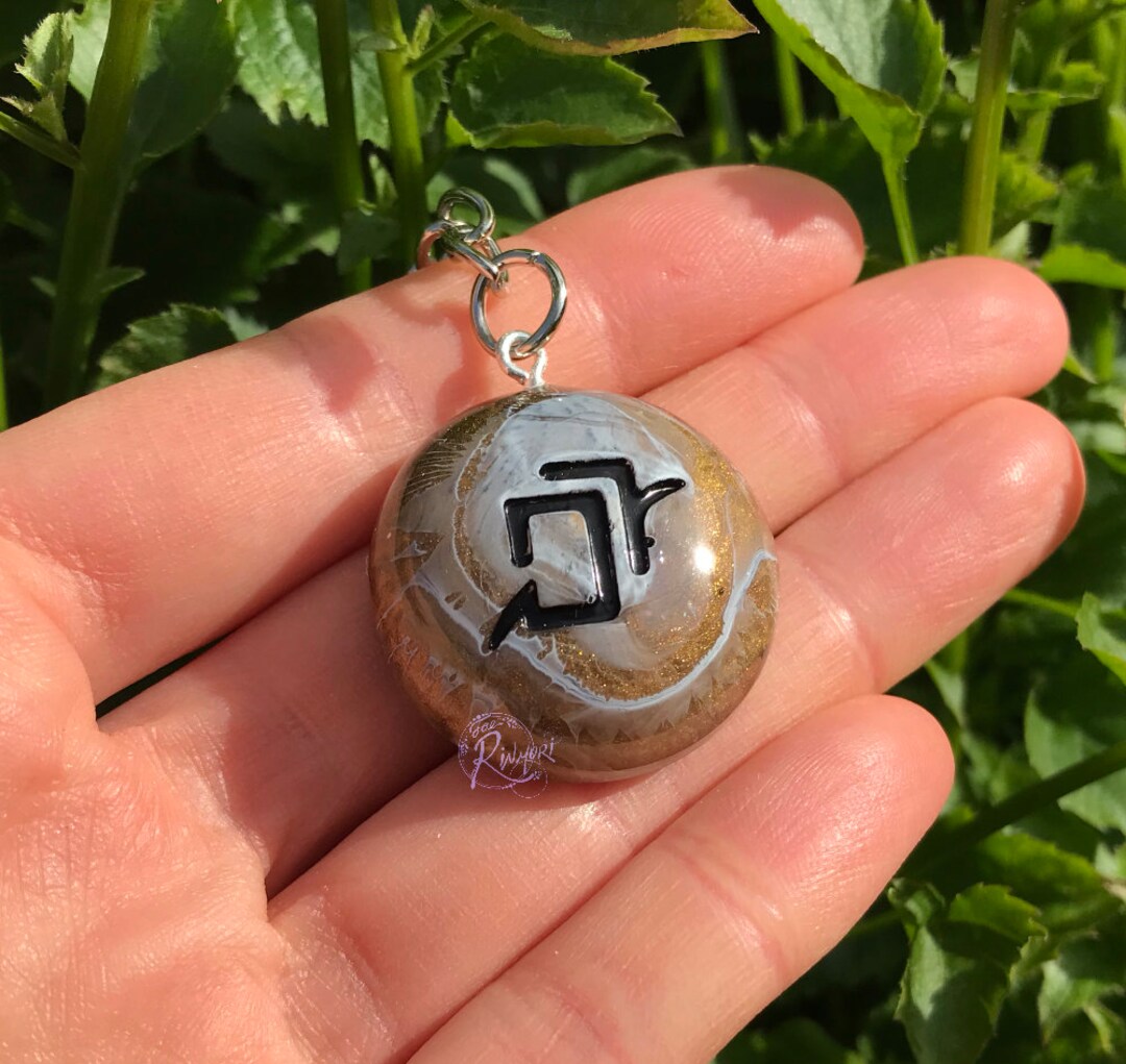 FFXIV Astrologian Job Stone Keychain, Handmade Resin Warrior of Light ...