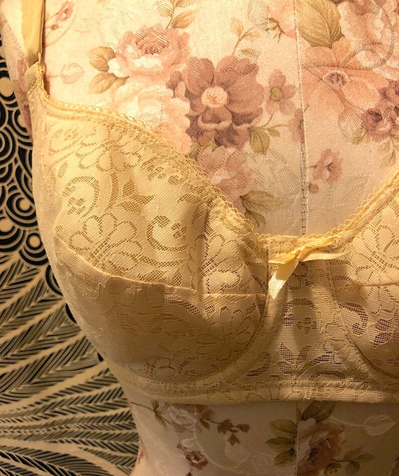 Vintage 1980s Beige Lace Lightly Padded Soft Cup Underwire Bra - Etsy