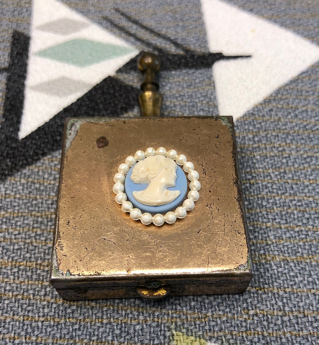 Vintage 1950s Gold Tone Purse Size Silent Butler Blue and White Cameo ...