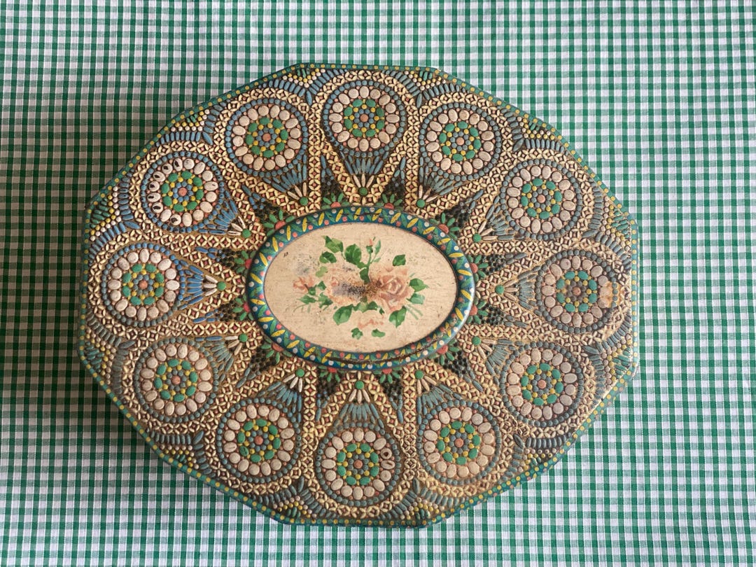 Button Tin Full of Vintage Buttons - Etsy