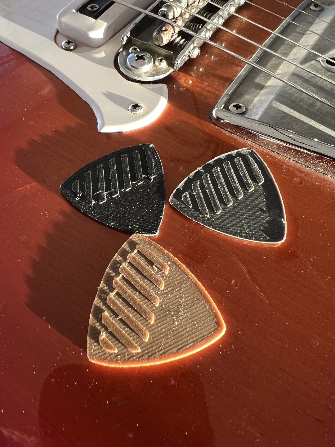 3D PRINT 1 Guitar Pick Triangle Plastic or Wood Filament Pick Grip 1 ...