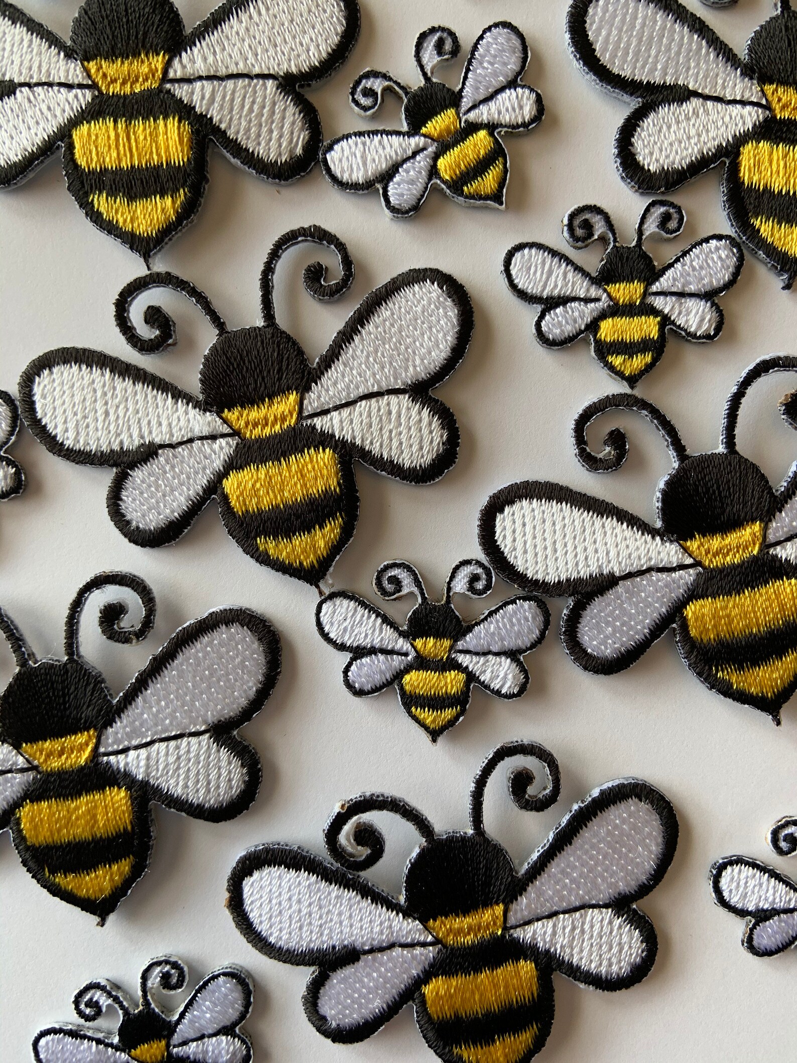 IRON ON PATCH One Tiny or Small Bee 0.75t X 1w or 1.5t X 2w Quality ...