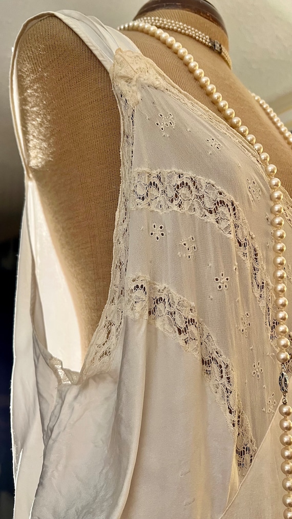 1920s Exquisite Flapper BiasCut Satin,Hand Embroidere… - Gem