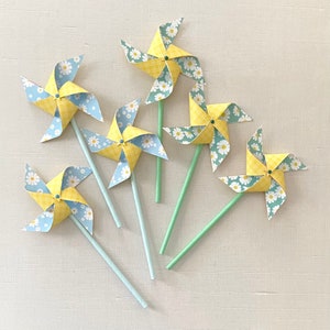 Daisies in Blue and Green Baby Shower Pinwheels | Mother's Day Gift ...