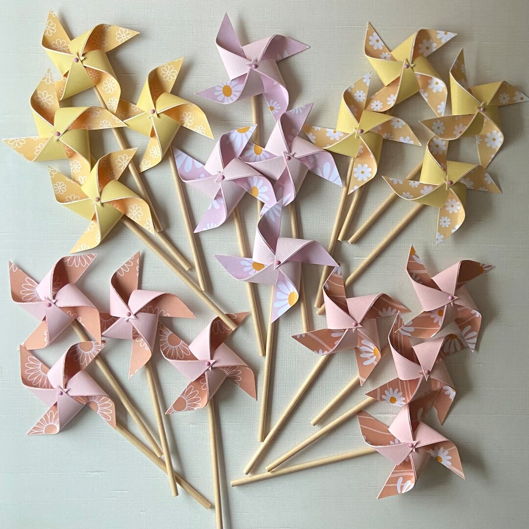 Daisy Spinning Paper Pinwheels for Party Favors or Bridal Showers - Etsy