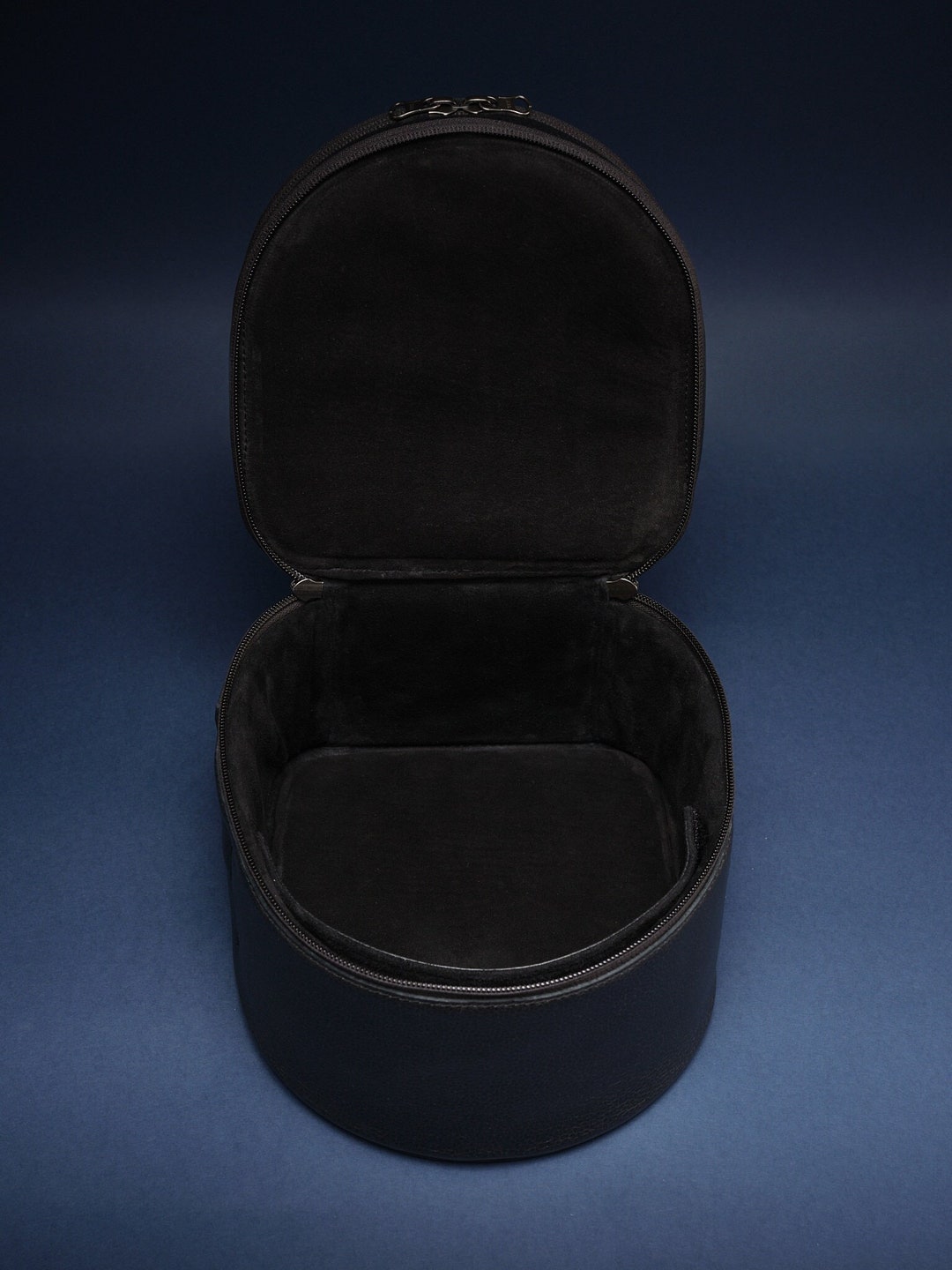 Black Apple Vision Pro Travel Case, VR Headset Cover, Leather Cover ...