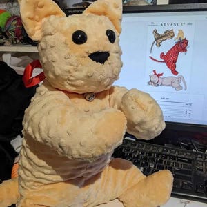 Sleeping CAT Sewing Pattern UNPRINTED Advance 6931 Toy Stuffed Animal ...