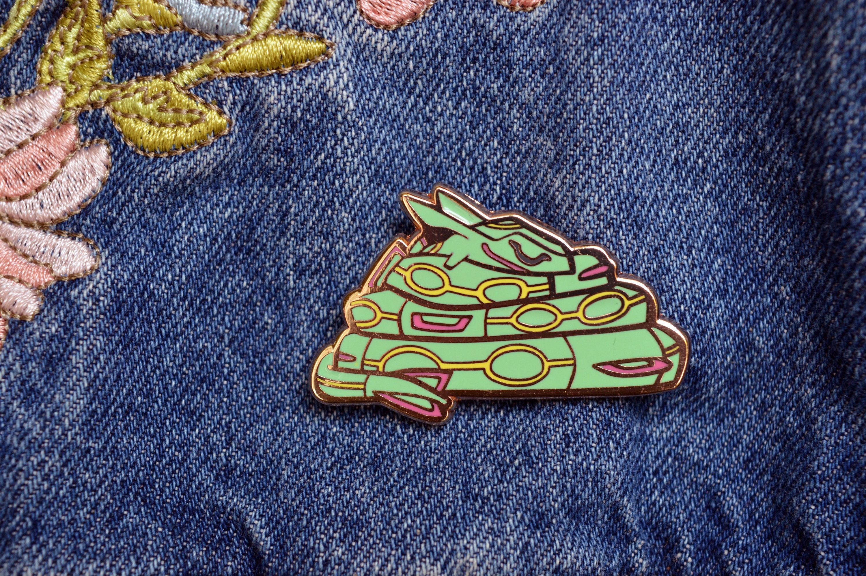 Sleepy Shiny Rayquaza 1.25" Enamel Pin - Etsy