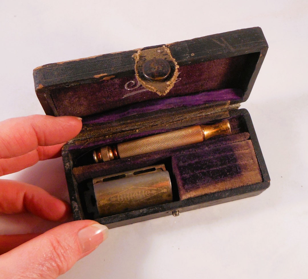 Vintage Gillette Safety Razor in Star Travel Kit - Small Shaving Kit ...