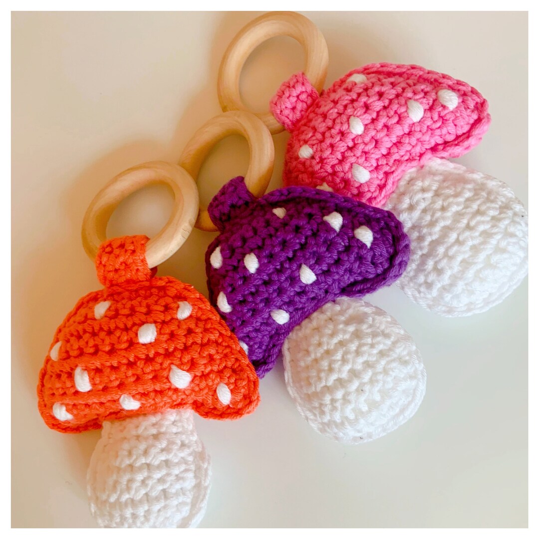 Toadstool Baby Rattle Crochet Pattern (US+NL), Baby Crochet, Babyshower ...
