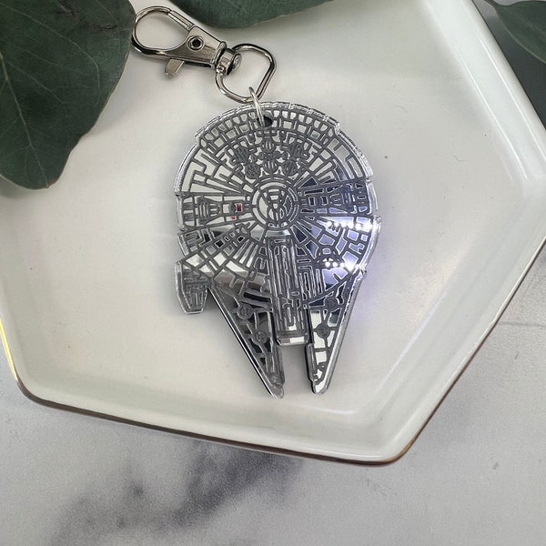 Millenium Falcon - Etsy