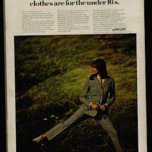 Vogue UK Oct 15th 1967 Original Vintage Fashion Magazine Cover : Twiggy ...