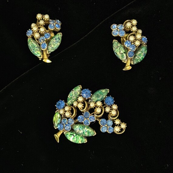 Vintage Gold Tone and Blue Cabochon, Rhinestone, and … - Gem