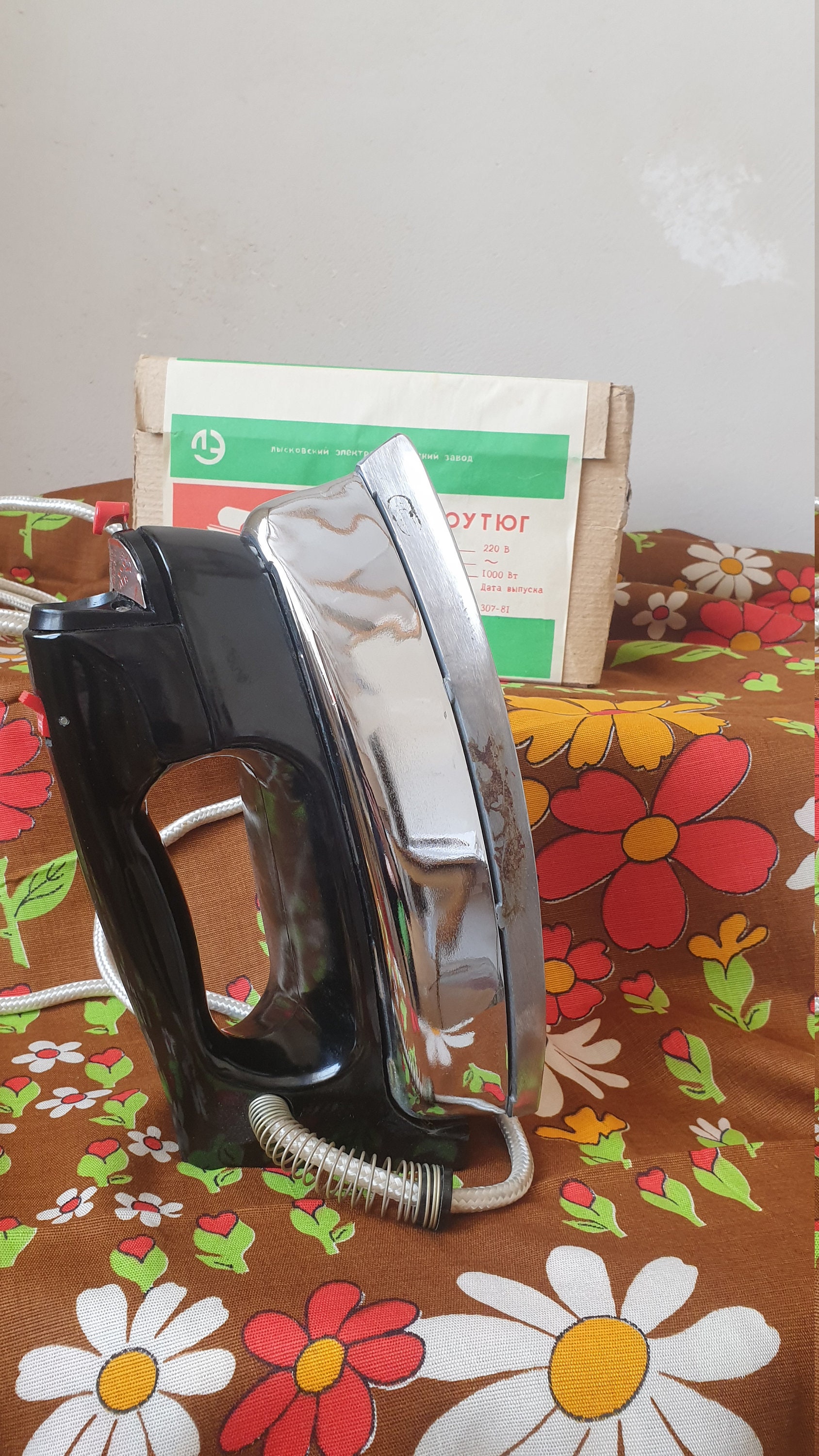 Vintage 90s Electric Clothing Iron Soviet Design Heavy Retro Iron ...