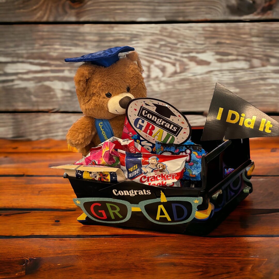 5th,8th and Senior Graduation Baskets - Etsy Canada