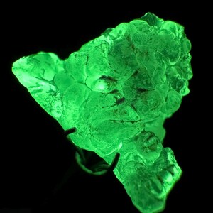 Hyalite Opal Botryoidal Clear Transparent Stone With Green Fluorescence ...