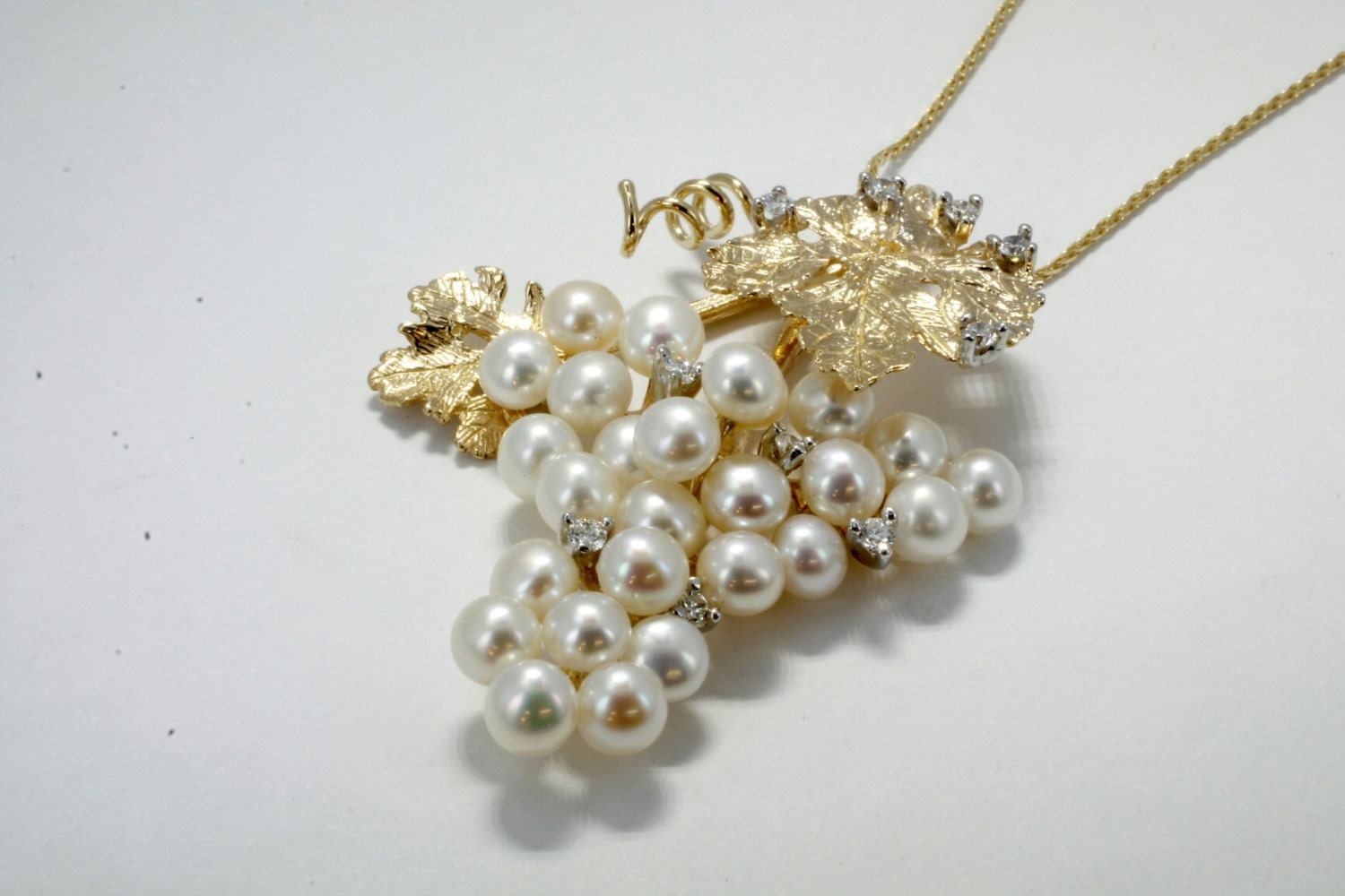 White Pearl and Diamonds Grape Cluster Necklace 14kt Gold - Etsy