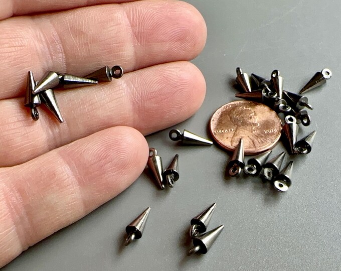 These Little Pointy Pendulums Pack a Lot of Style in Something so Small ...