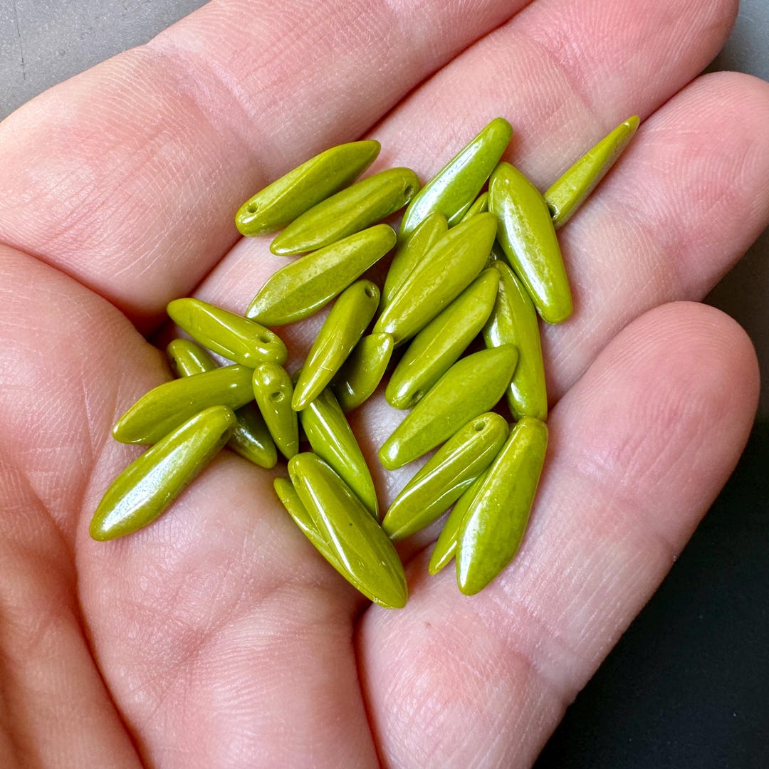 Czech Daggers in a Opaque Green Pea Luster Finish. Sold per Pack of 25 ...