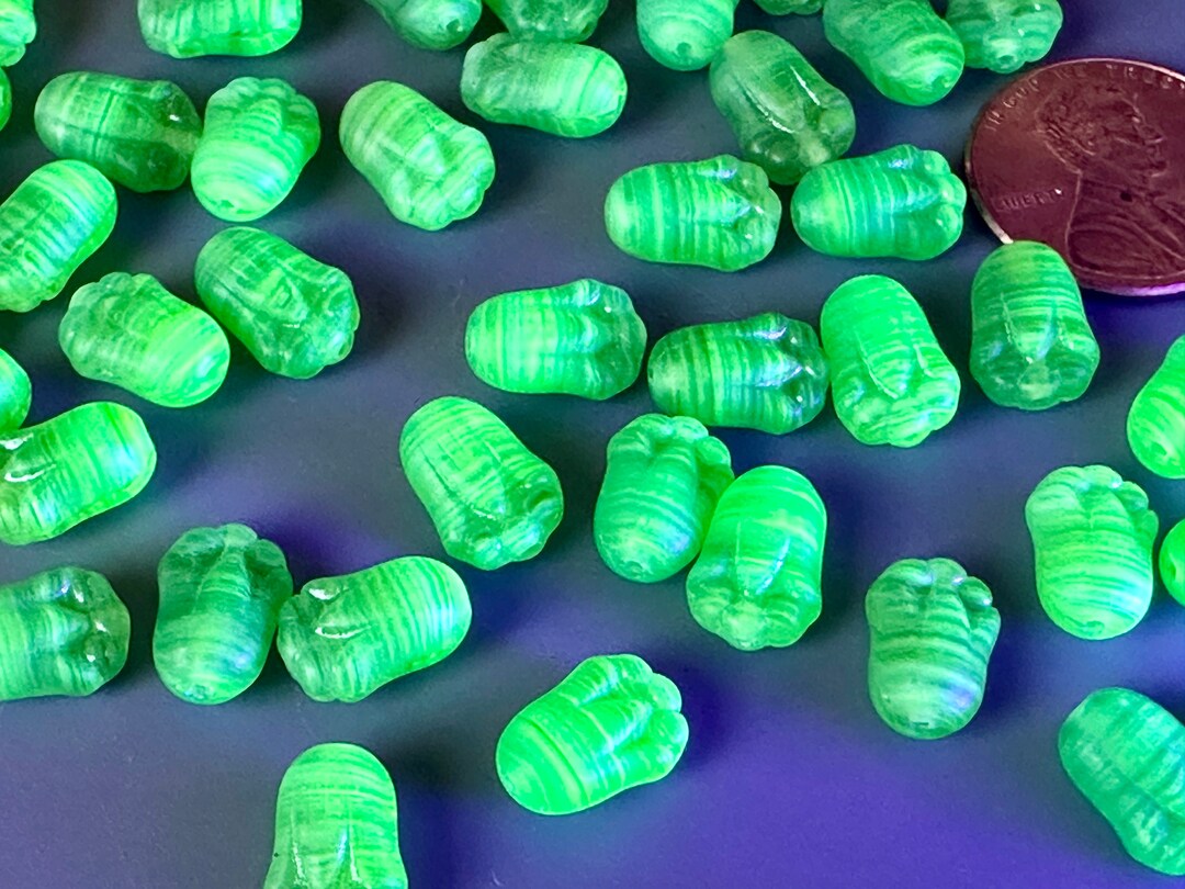 GORGEOUS UV Reactive/vaseline/uranium Pressed Glass Tulip Beads - Etsy