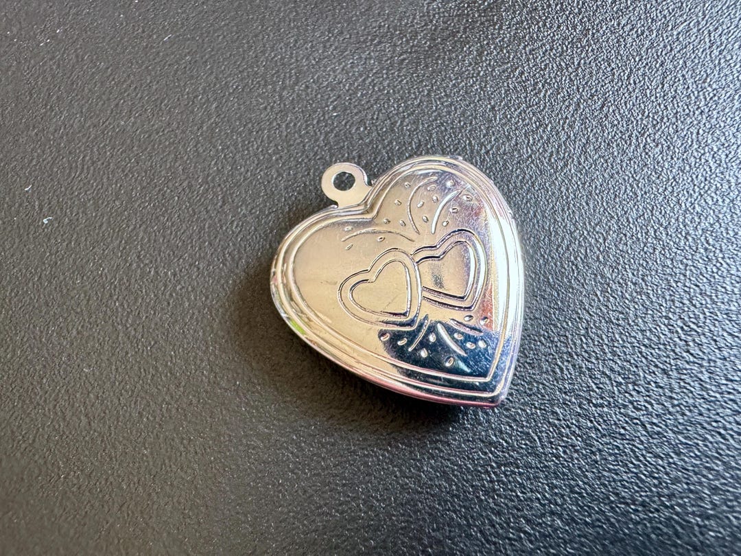 These Gorgeous Embossed Silver Plated Lockets Open and Close With Ease ...