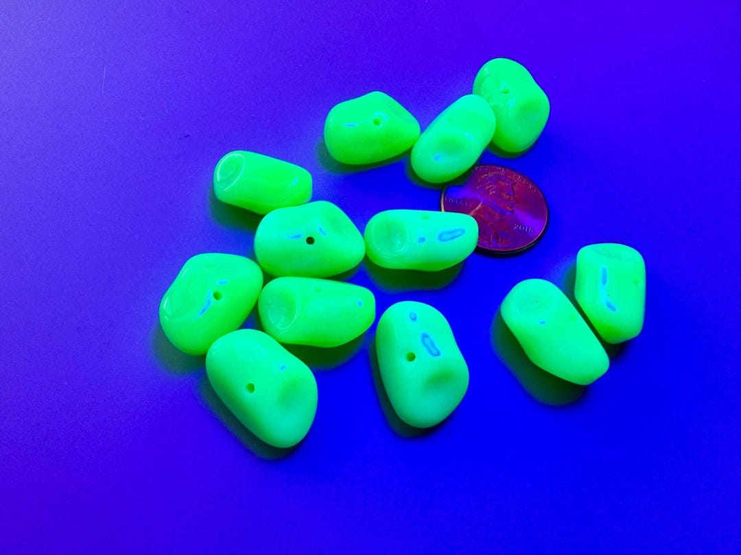 Funky Vintage UV Reactive/vaseline/uranium Glass Beads! Seafoamy Green ...