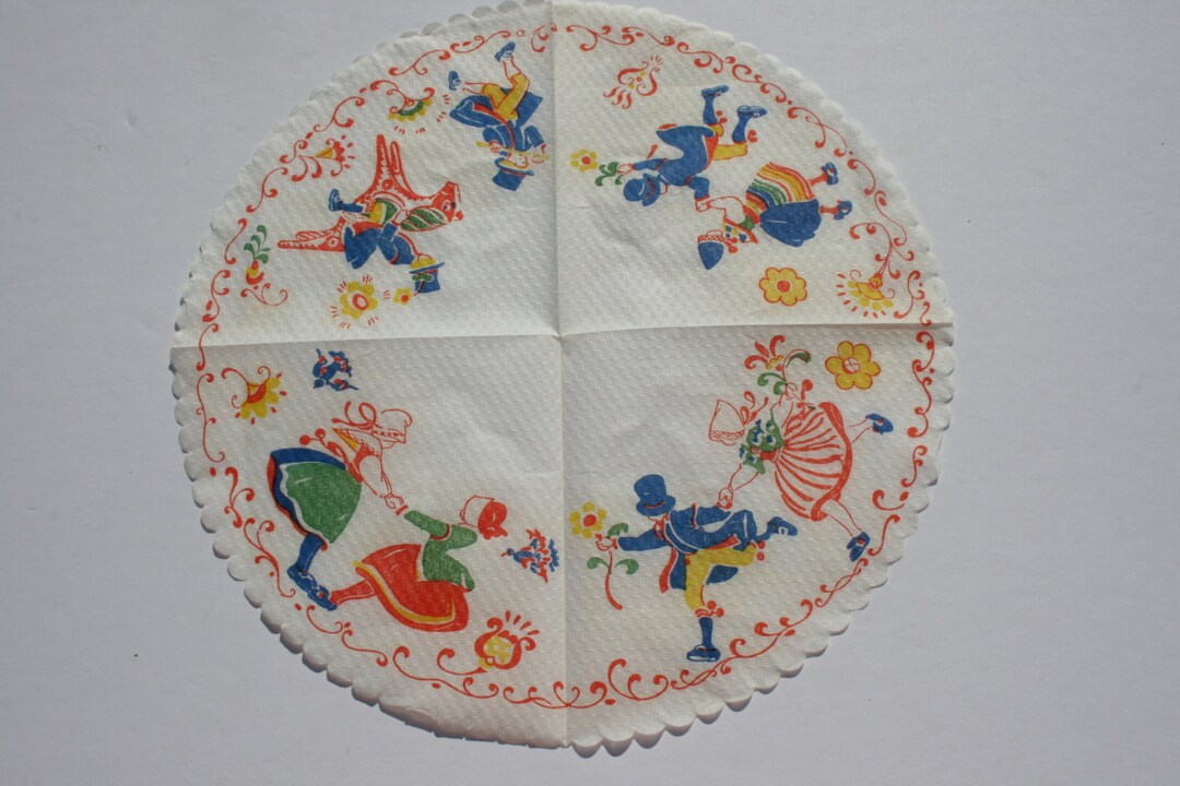 Swedish Christmas Decoupage Paper Napkin, Round Scalloped, Aina ...