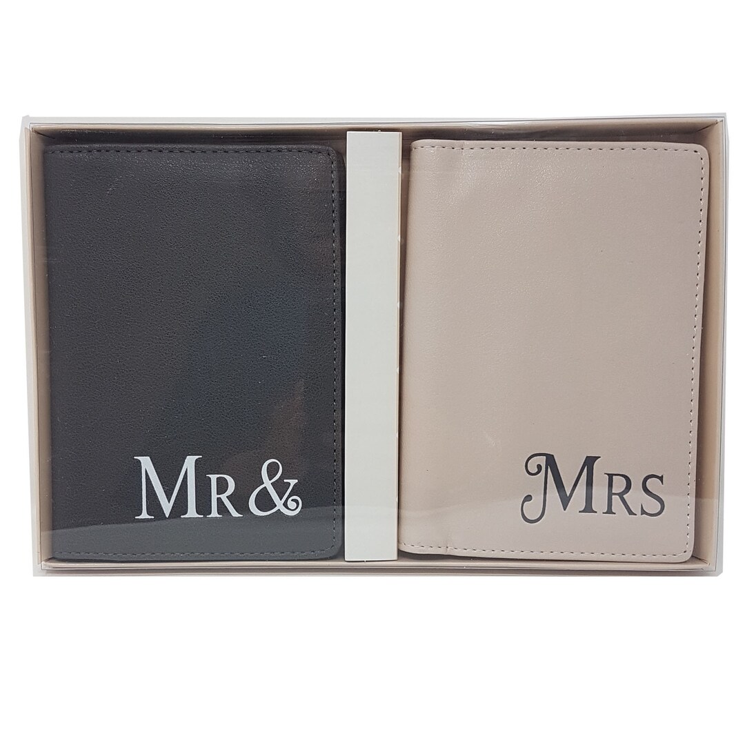 Mr and Mrs Passport Cover Wedding Gift Honeymoon Bridal Present - Etsy