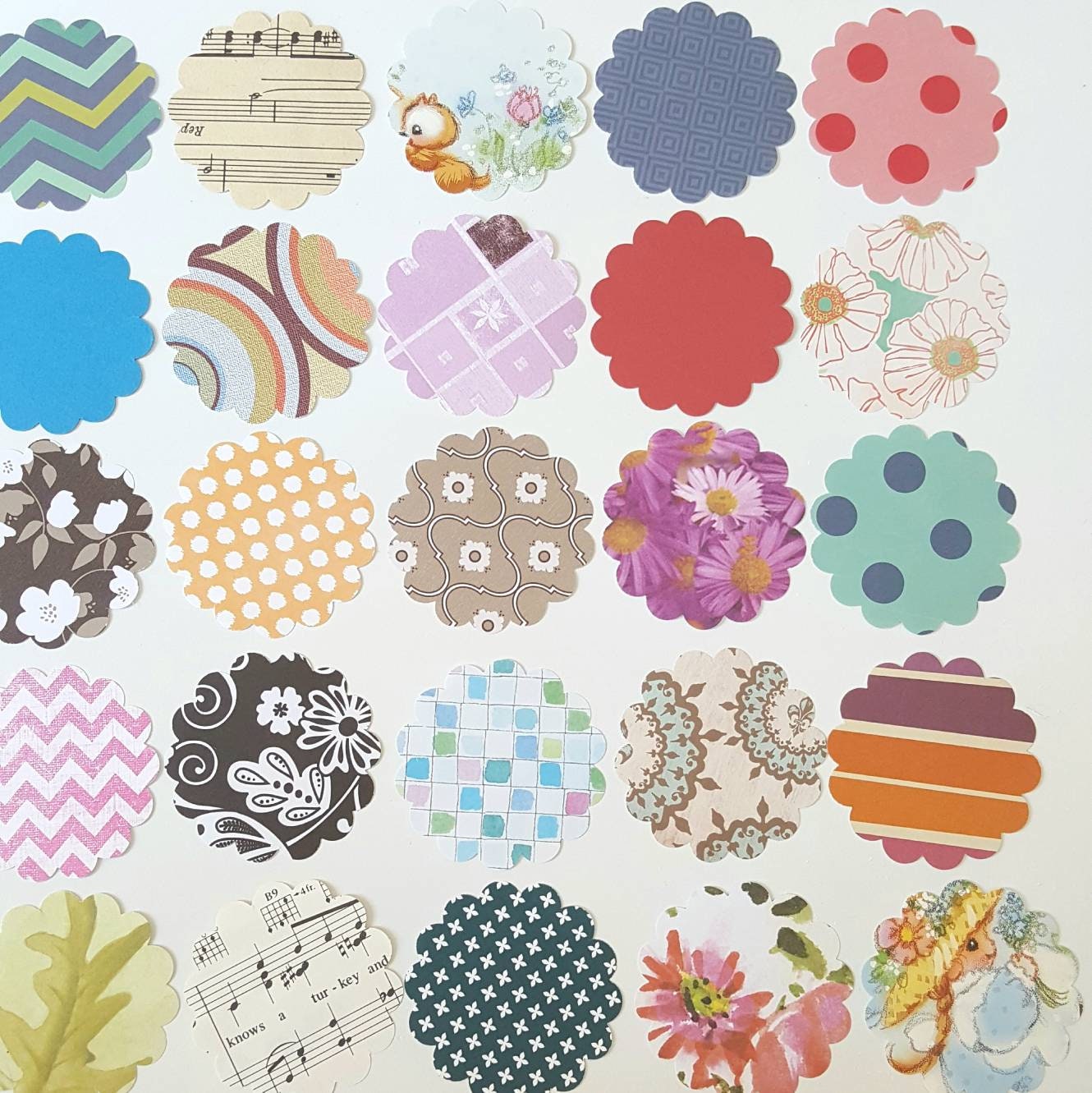 50 Scalloped Circle Shape Cut Outs, 50 Paper Flower Cutouts. 50 ...